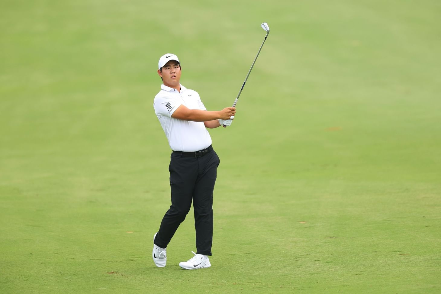 Tom Kim teams with Daniel Paratt as new caddie for the 2024 golf season