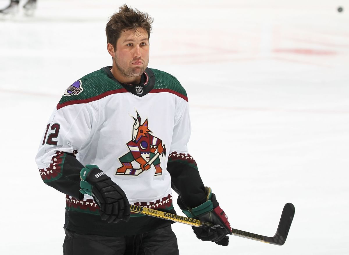 WATCH: Nick Ritchie ejected after delivering non-stop blows to an ...