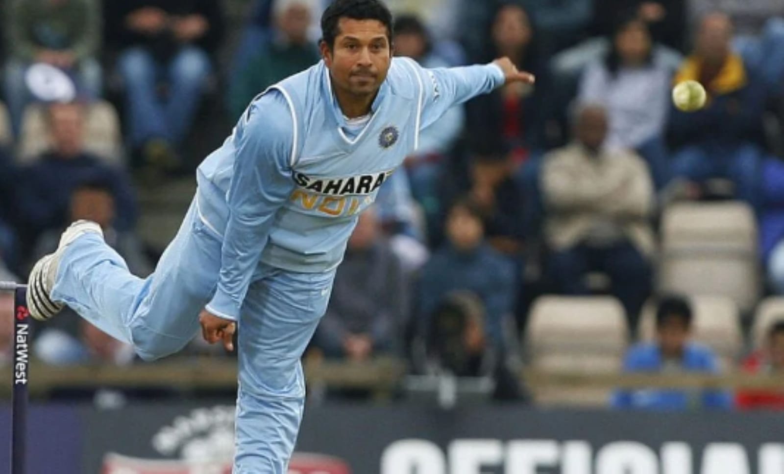 [Watch] Flashback to when an 18-year-old Sachin Tendulkar bowled India ...