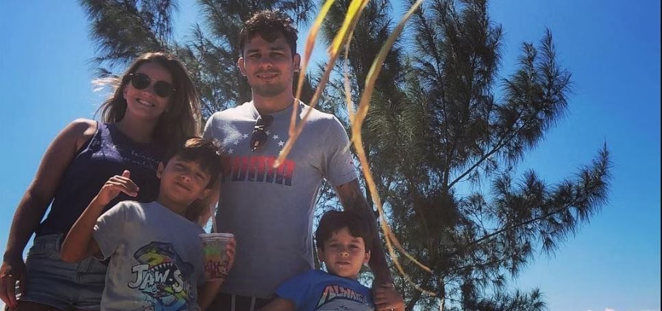 Who is Alexandre Pantoja's wife?