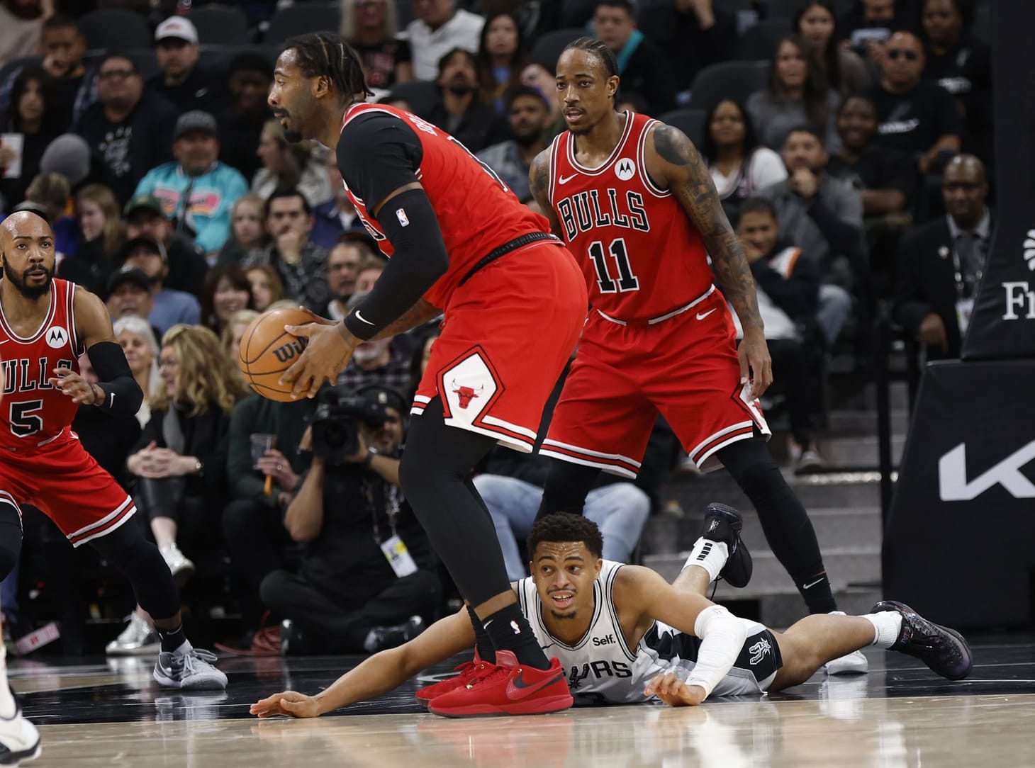 Which NBA teams have the largest market sizes? Exploring the economic ...