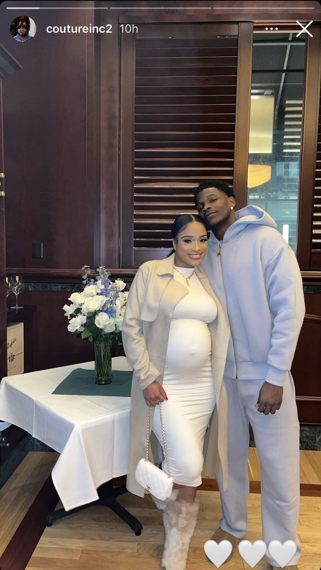 Anthony Edwards flashes rakish smile as he poses with glowing pregnant ...