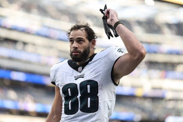 How much is Dallas Goedert's Contract Worth?