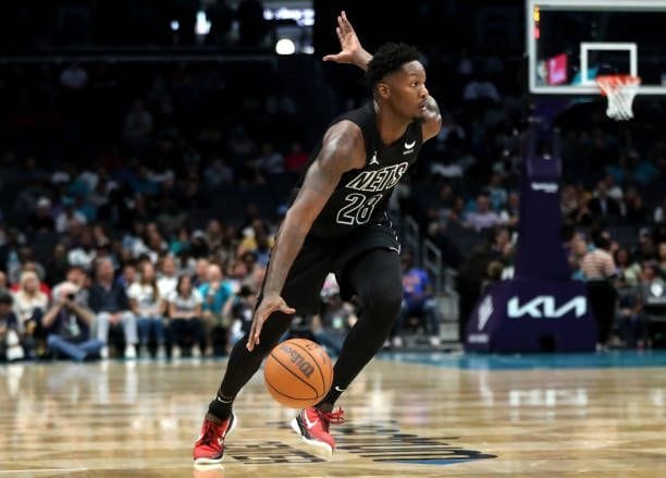 What is Dorian Finney-Smith’s defensive rating?