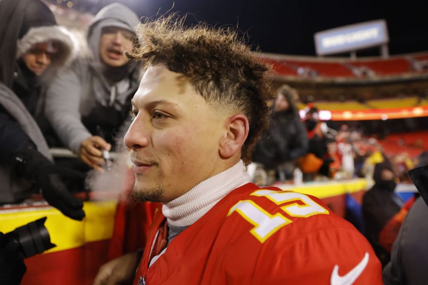 Why wasn't Patrick Mahomes tested for concussion vs Dolphins? Exploring ...