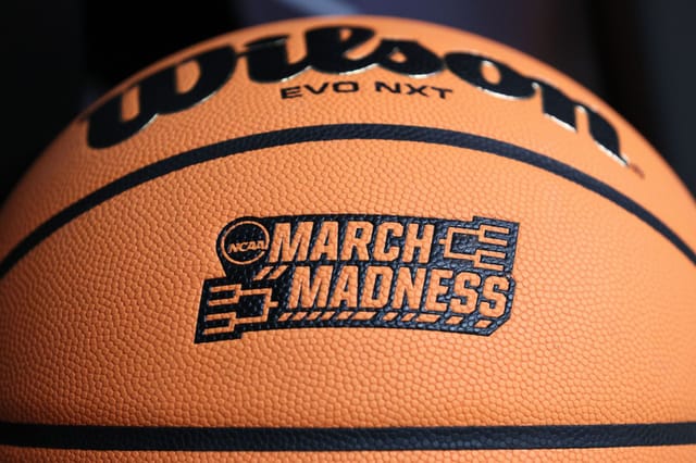 How many quarters are there in college basketball? Exploring the NCAA ...