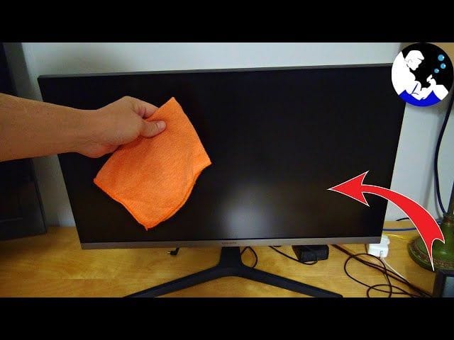 How to clean computer screens: 5 best methods explored
