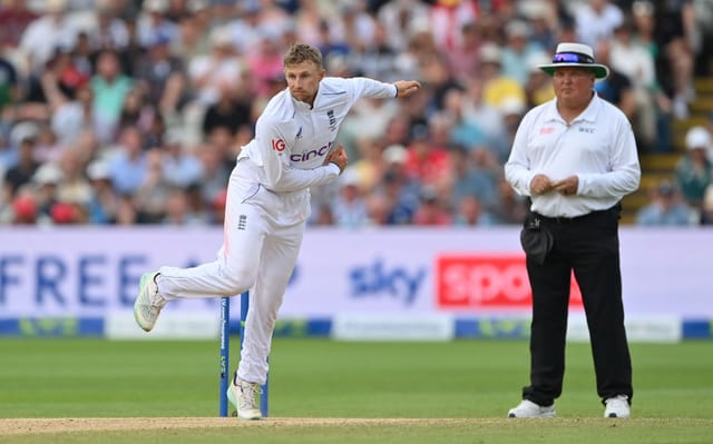 What is Joe Root’s record as a bowler in Test cricket?