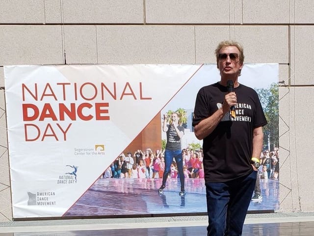 Nigel Lythgoe "voluntarily" takes a step back from So You Think You Can ...