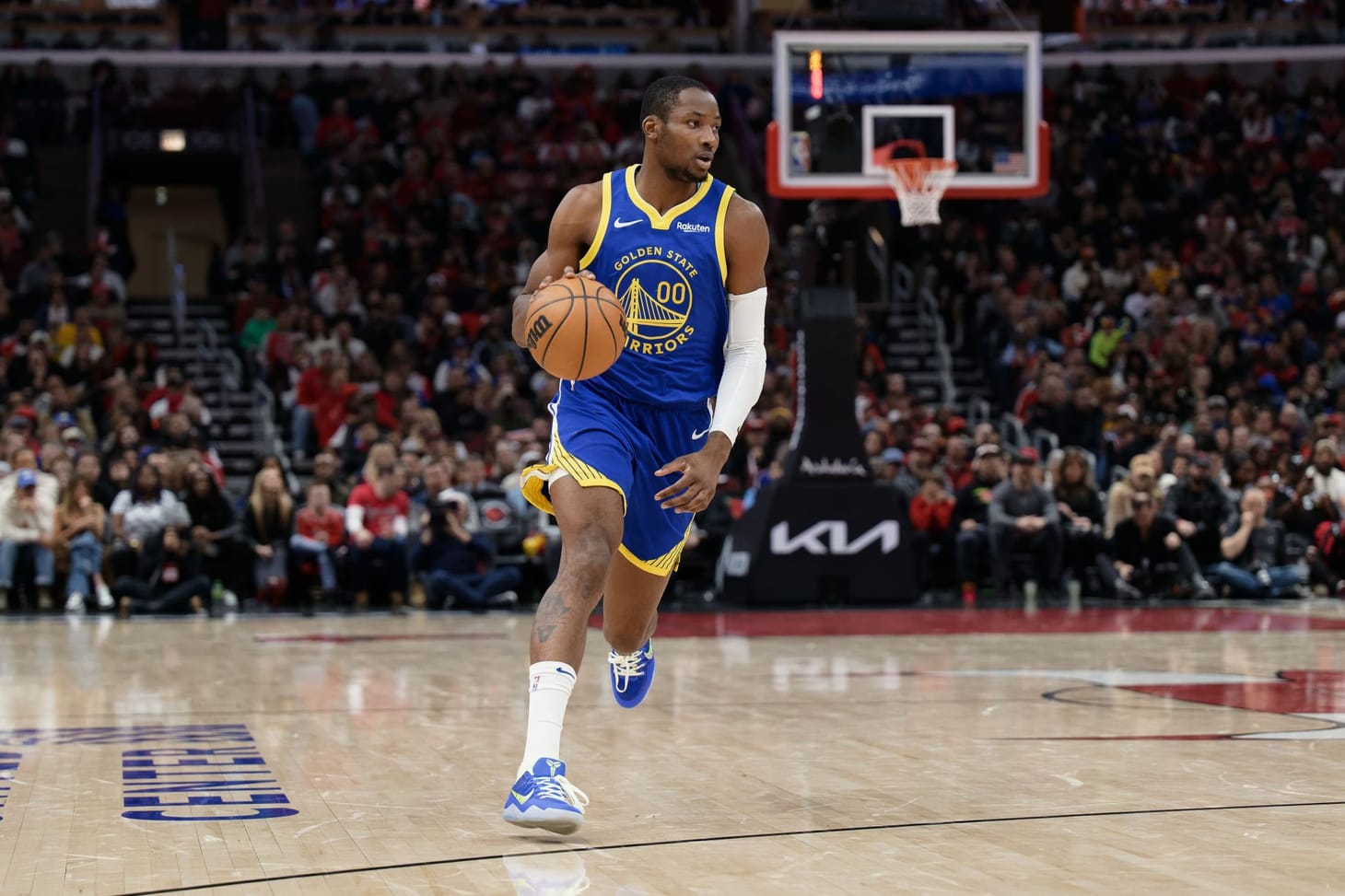 Which NBA teams have the largest market sizes? Exploring the economic ...