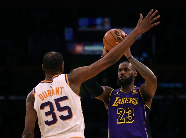 What are the most points scored in a single half of an NBA game?