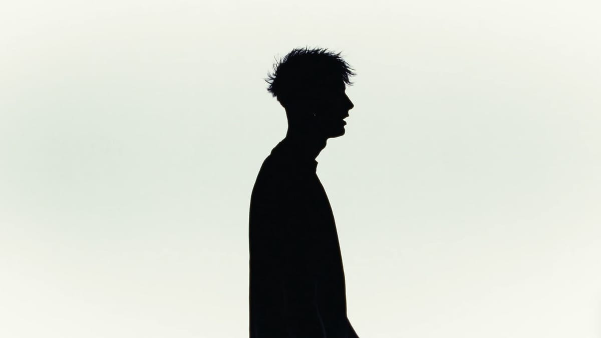 A breakdown of MGK's emotional new single 'dont let me go'