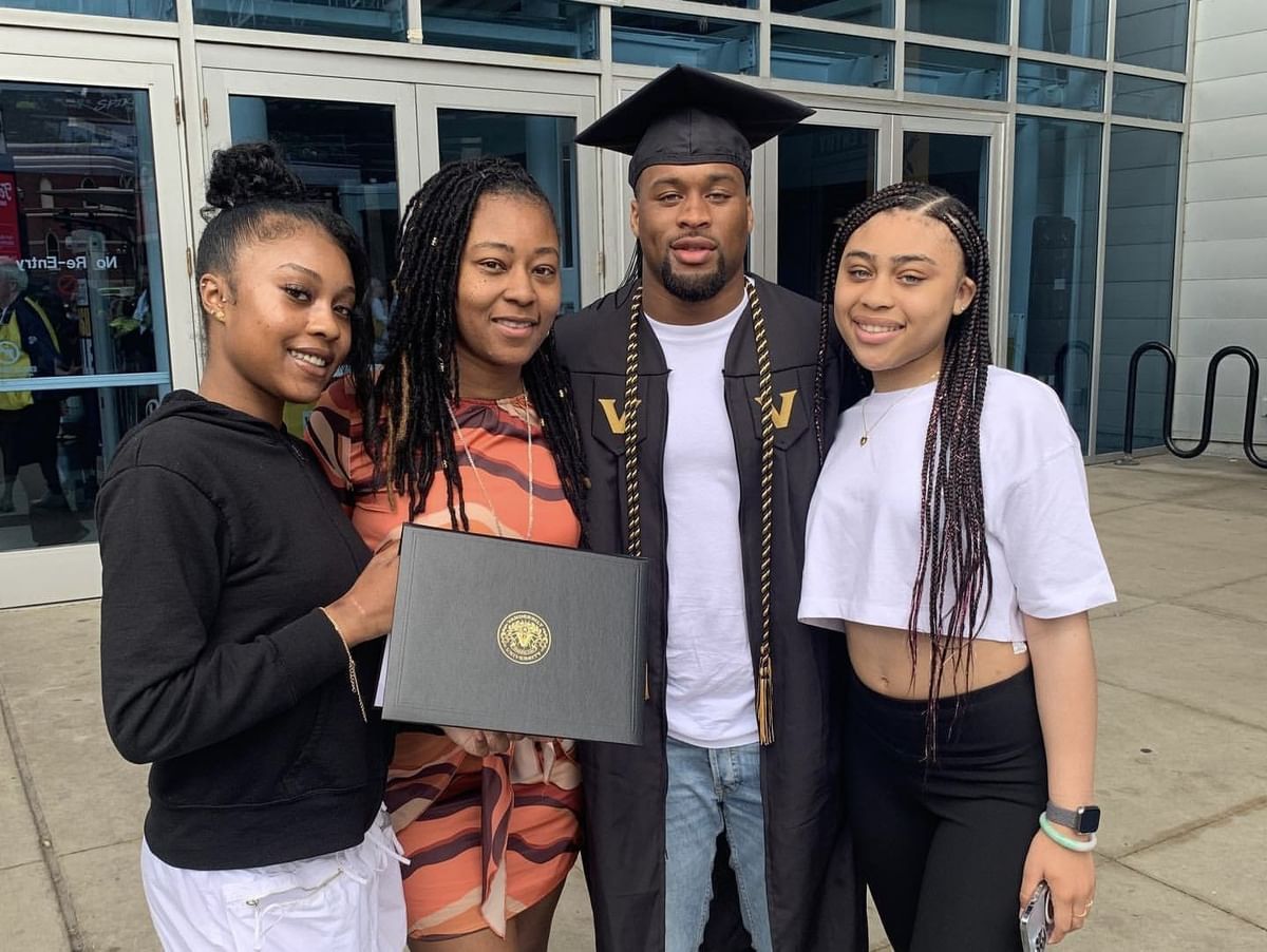 Who Are Ray Davis's Parents? Age, Nationality & More