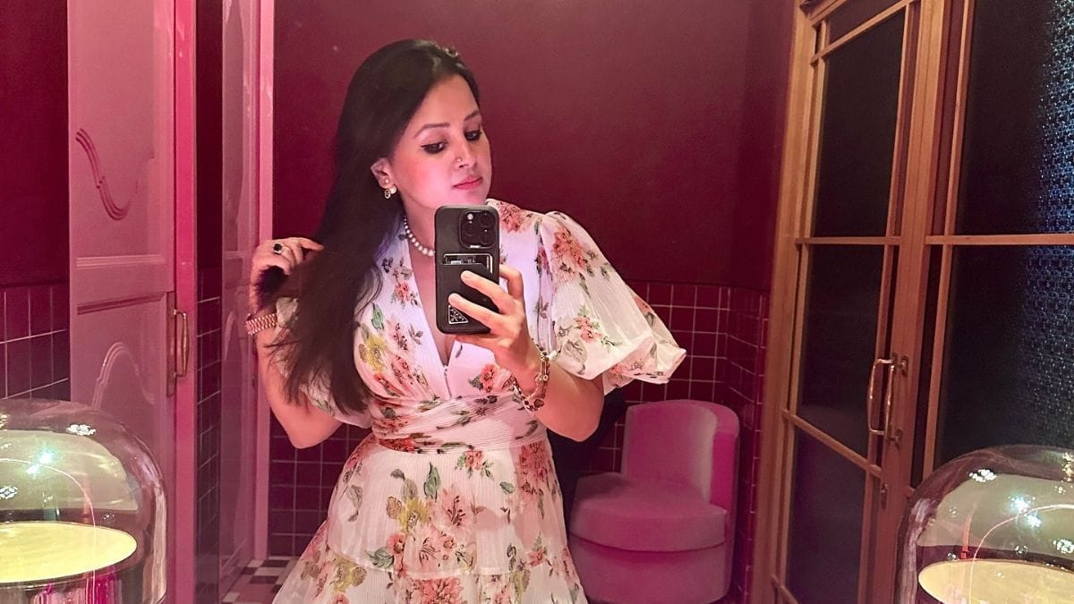 Who is MS Dhoni's Wife, Sakshi Dhoni?