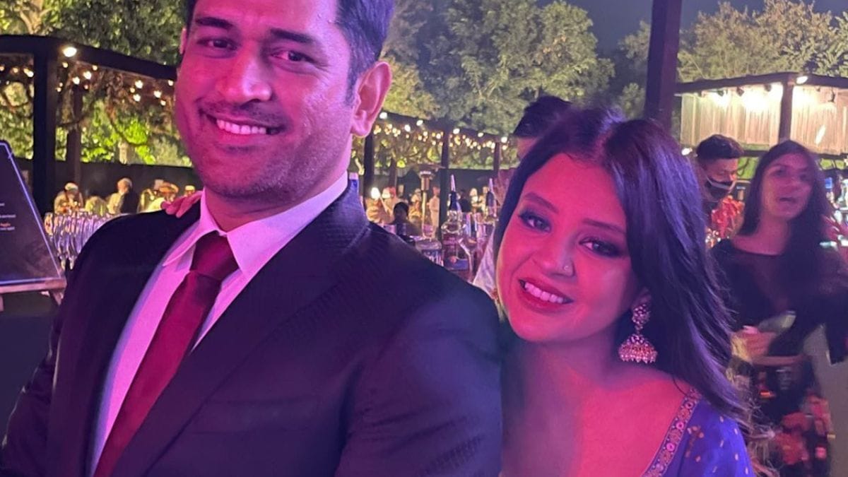Who is MS Dhoni's Wife, Sakshi Dhoni?