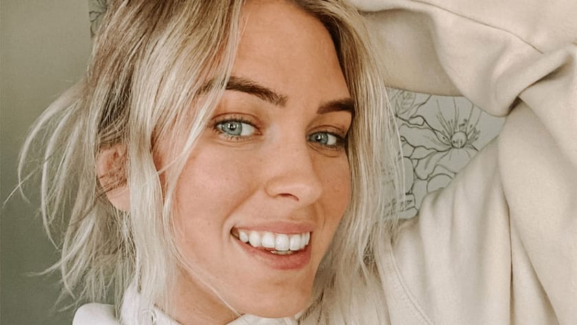 "Banned for telling people to keep her channel open to farm ad rev ...