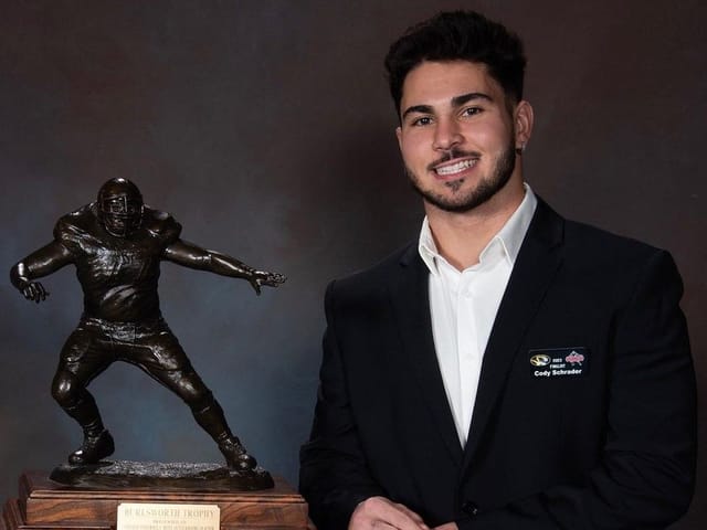 Who is Cody Schrader’s girlfriend, Alena Bennett?