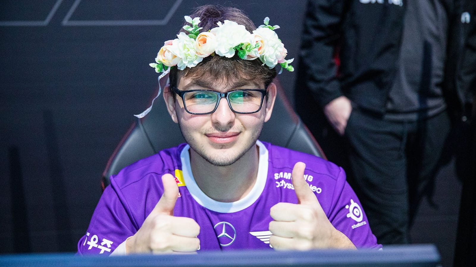 Rossy Valorant settings: Crosshair, configuration, keybinds ...