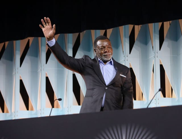 Was Carl Weathers married? Predator and Rocky actor dead at 76 ...