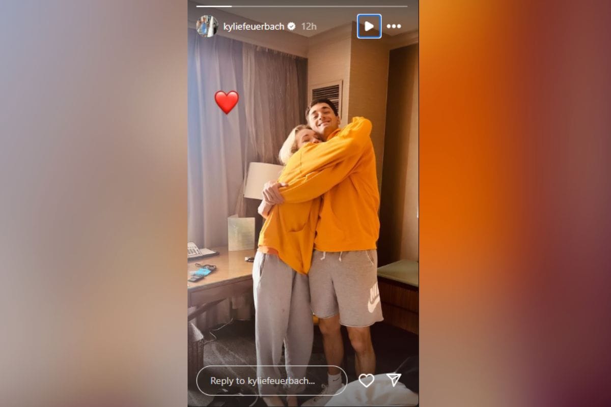 PHOTO: Iowa guard Kylie Feuerbach shares cozy snap with BF John ...