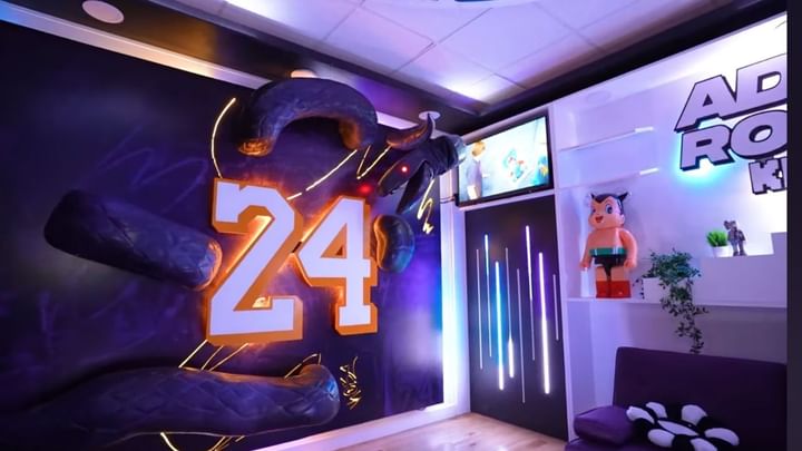 In Photos: Adin Ross stunned by Kobe Bryant-Lakers themed streaming ...