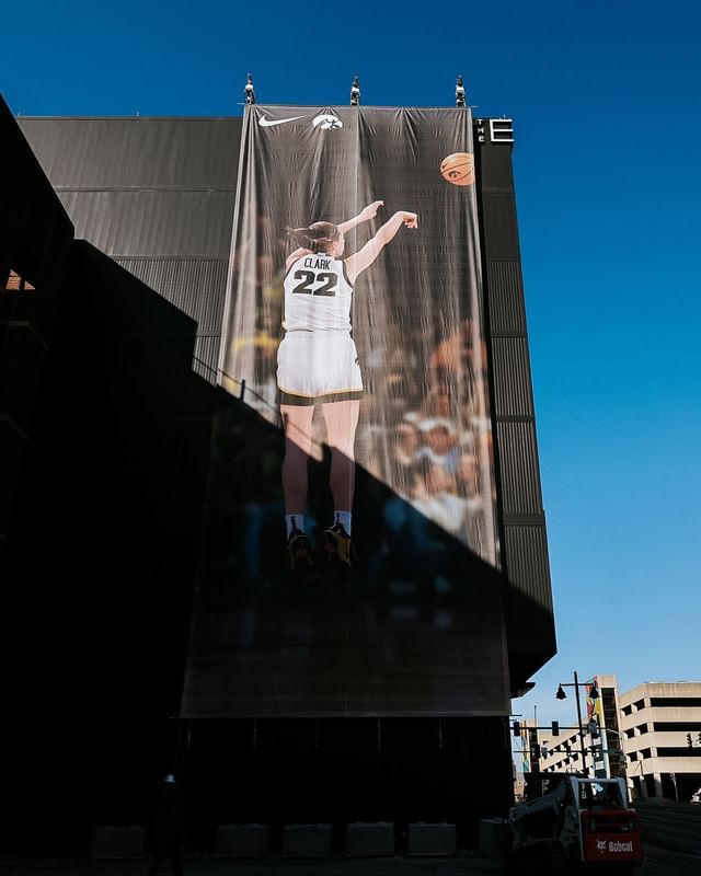 IN PHOTOS: Caitlin Clark’s legacy immortalized by Iowa with a banner ...