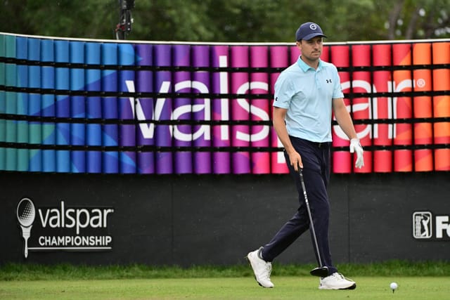 Jordan Spieth: Jordan Spieth forced to go lefty at 2024 Valspar ...