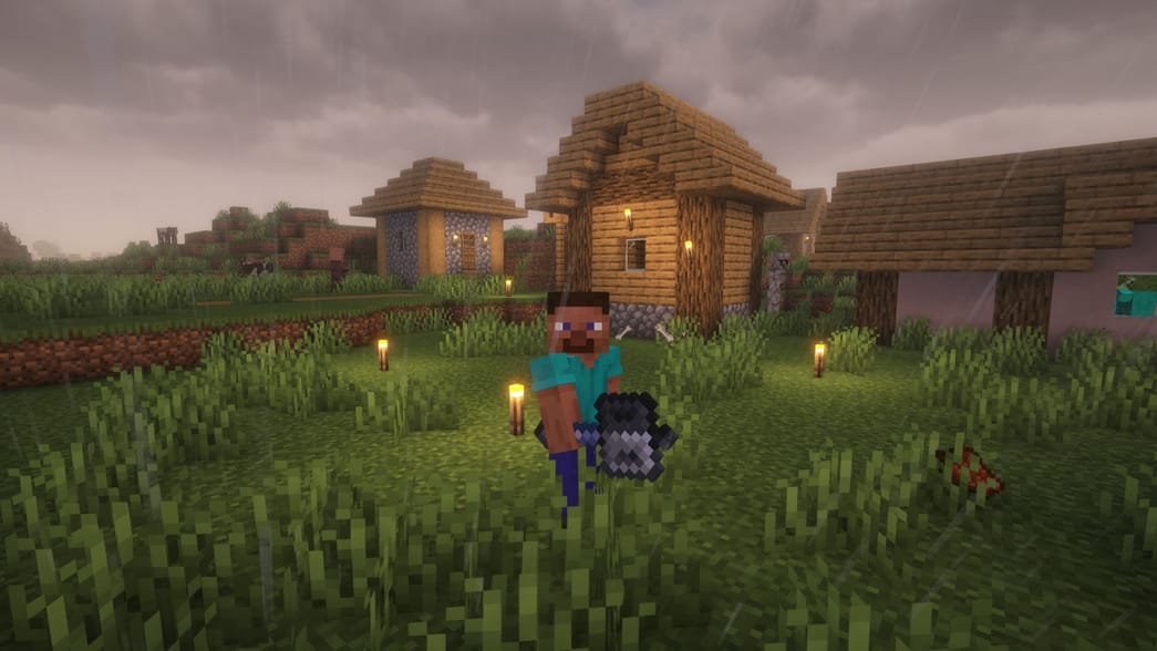 How strong is mace compared to other weapons in Minecraft?