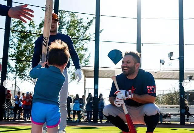 "Left-handed hitting catcher!" - Astros fans impressed as Alex Bregman ...