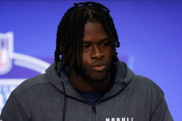 How many sacks does Olu Fashanu have?