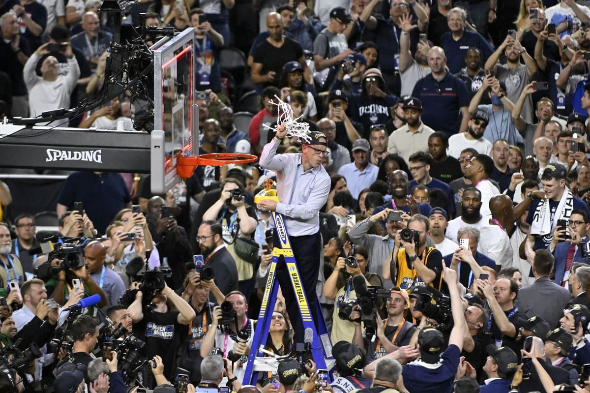 What were the scores of last 5 NCAA basketball championship games ...