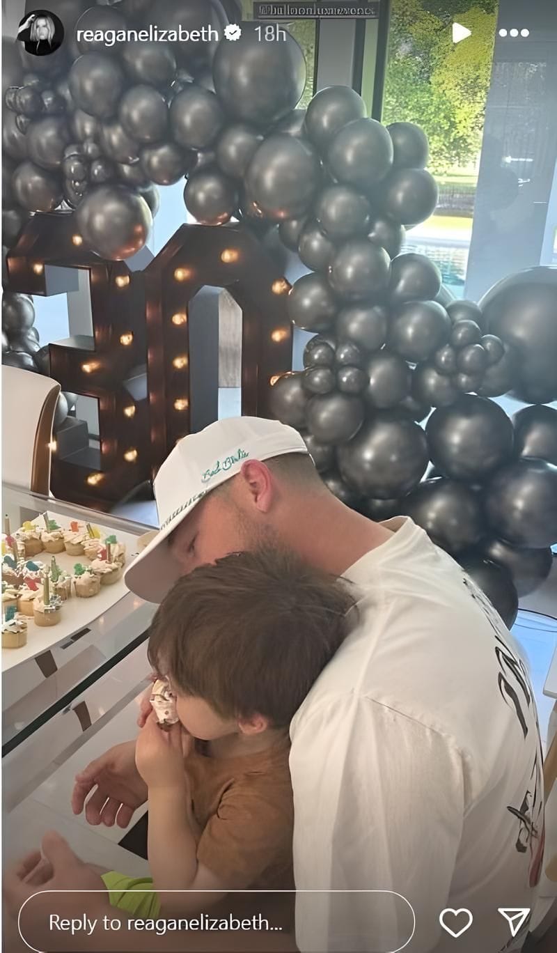 PHOTO: Alex Bregman's wife Reagan shares adorable moment of son Knox ...