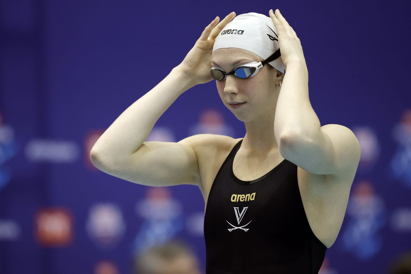 Gretchen Walsh swims fastest-ever short course 50-yard backstroke split ...