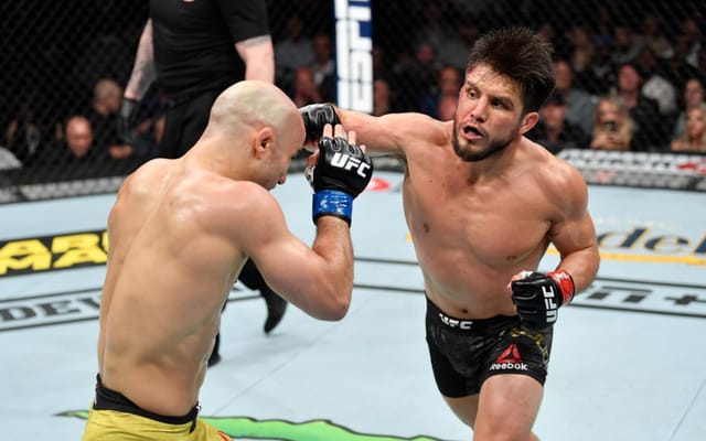 5 of the best mid-fight tactical adjustments in UFC title fights