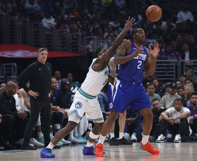 Clippers fans distraught after Kawhi Leonard's injury leads to another ...