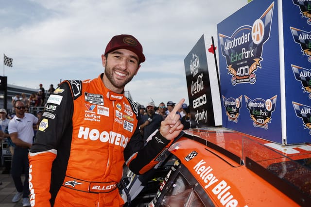 "William Byron helped Mickey Mouse win" - NASCAR fans react to HMS' No ...