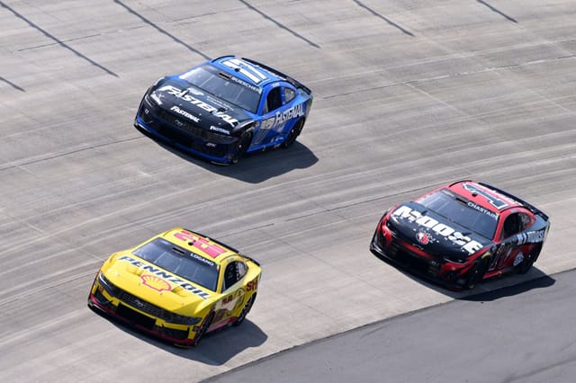 How many gears does a NASCAR car have? Exploring the transmission setup ...