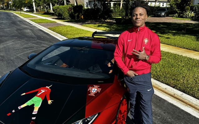 "There is no way he just made me show my feet" - IShowSpeed shocked ...