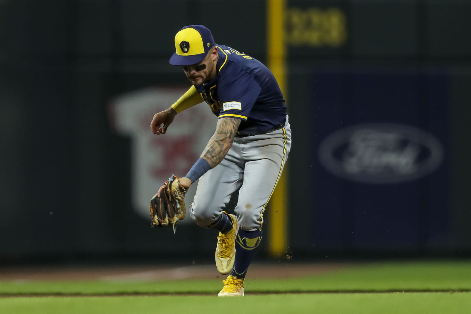 WATCH: Milwaukee Brewers slugger Joey Ortiz sends his first MLB home ...