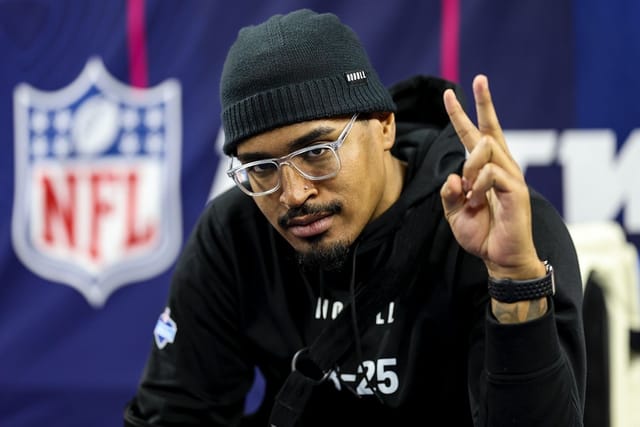 Zion Tupuola-Fetui NIL Deal in 2024, Net worth, Salary, Endorsements ...