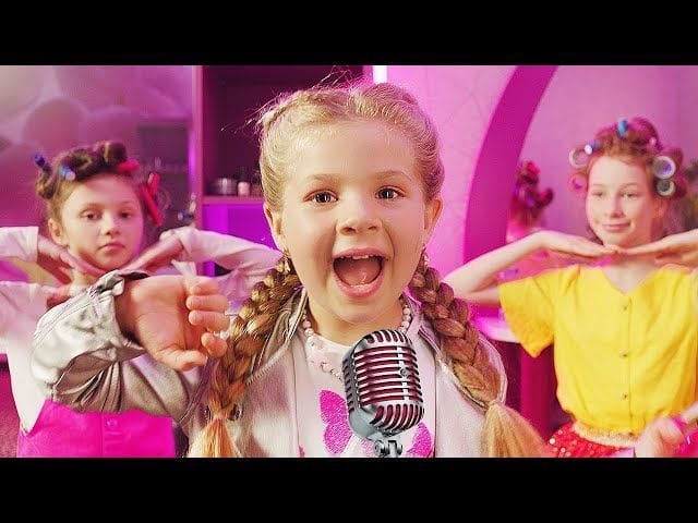 What is Kids Diana Show and Who is Diana Kidisyuk?