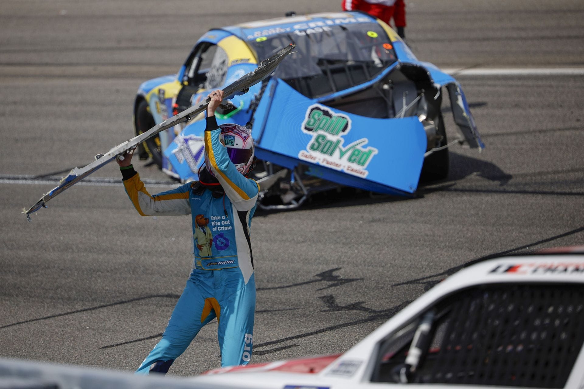 "5k fine well worth it", "NASCAR give him his royalties" - Fans react ...