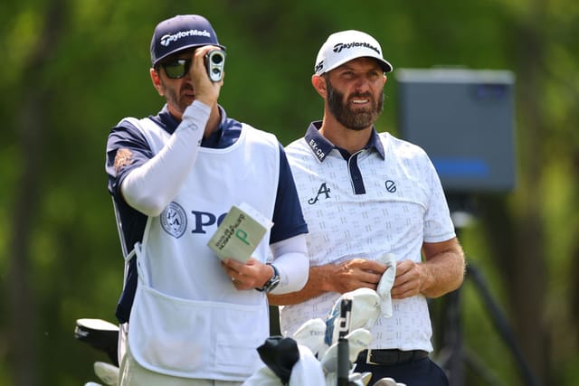 Who is Dustin Johnson's caddie?