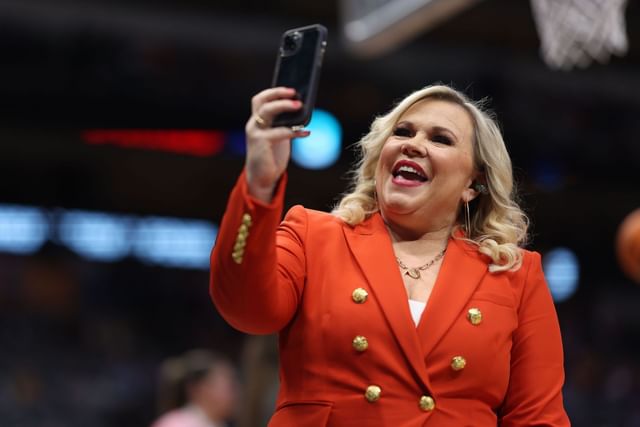 Did Holly Rowe play basketball? Exploring the ESPN reporter's playing ...
