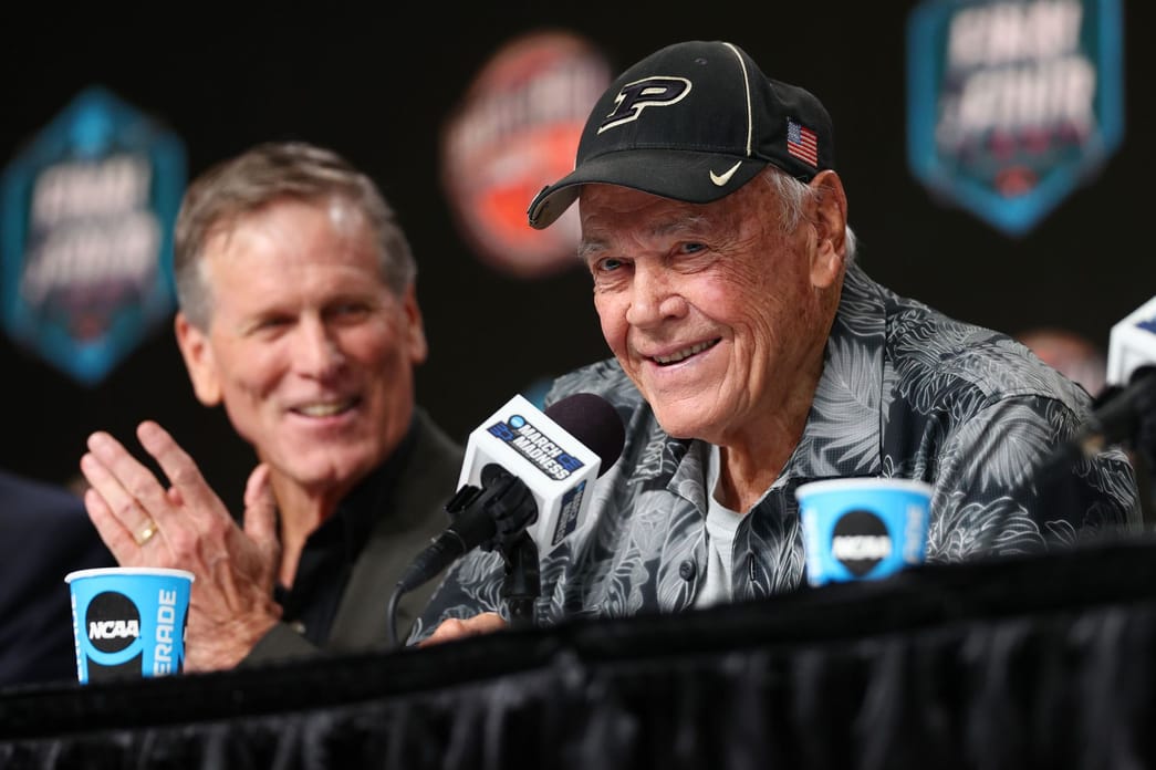 Legendary Purdue coach Gene Keady's unique showcase of support for Zach ...