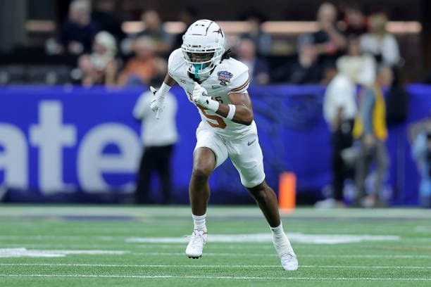 Who is the girlfriend of AD Mitchell?