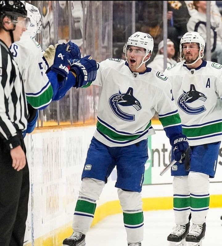 What is Vancouvеr Canucks?| Discover owners, team colors and more