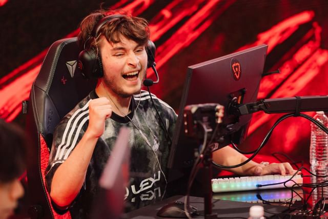 Asuna's Valorant settings (2024): Crosshair, sensitivity, and more