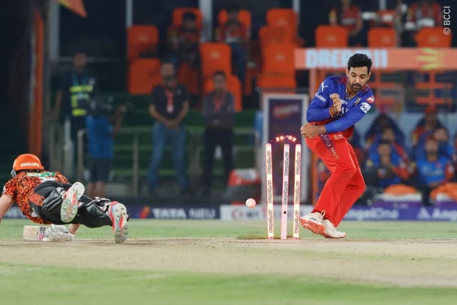 5 interesting facts about Swapnil Singh, who picked up two wickets in ...