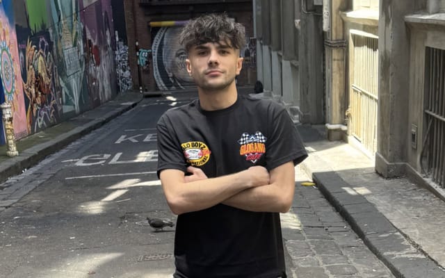 "I'm about to punch myself so hard" - Clip of Kick streamer Cheesur ...